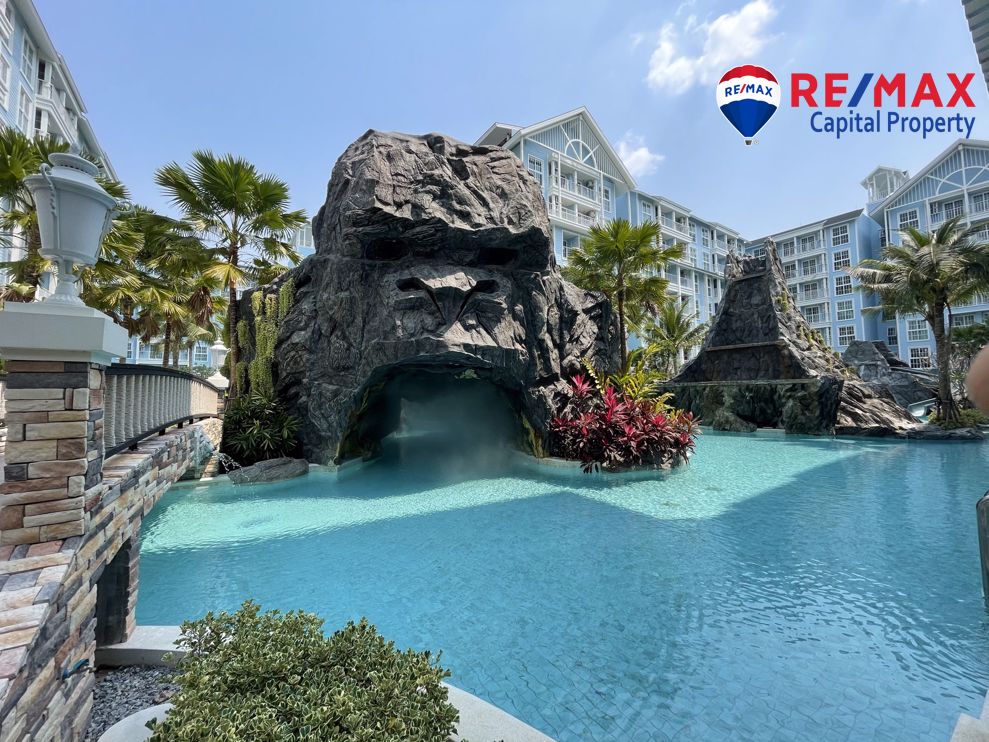 Grand Florida Beachfront Condo Resort | RE/MAX Capital Property